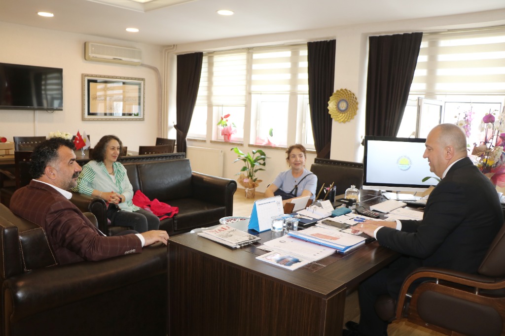 YALOVA 1 MAYIS KOMİTE MENSUPLARINDAN ZİYARET | Çınarcık Belediyesi YALOVA 1 MAYIS KOMİTE MENSUPLARINDAN ZİYARET | Çınarcık Belediyesi
